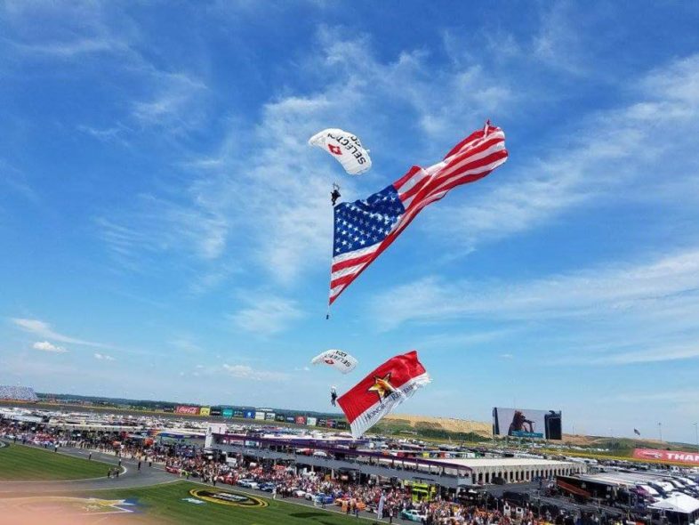 American Flag Show- Team Fastrax™ professional skydiving team.